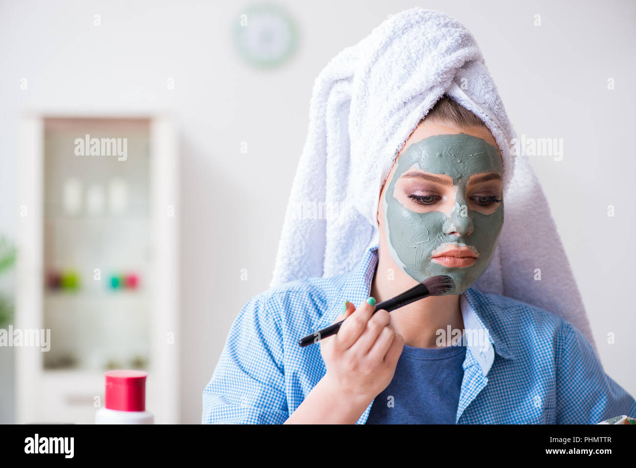 Applyi hi-res stock photography and images - Alamy