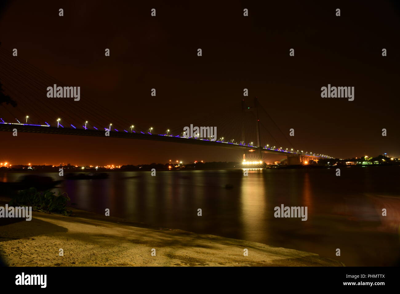 Landscape of second hooghly bridge hi-res stock photography and images ...