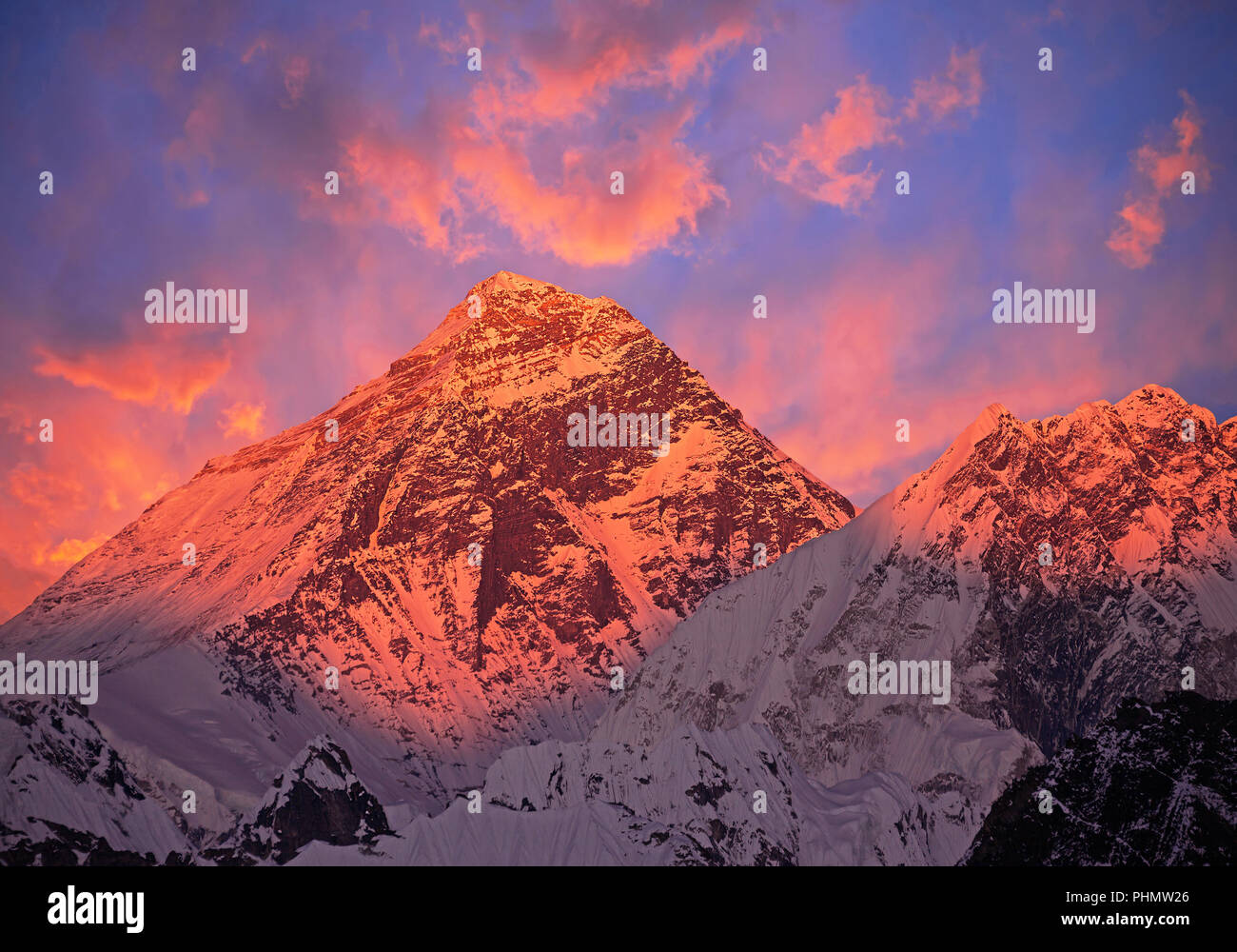 Mount Everest (8848 m) at sunset Stock Photo - Alamy