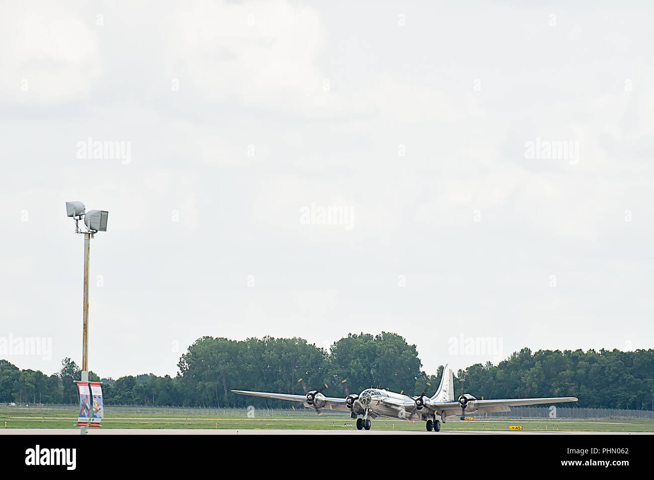 B 29 superfortress hi-res stock photography and images - Alamy