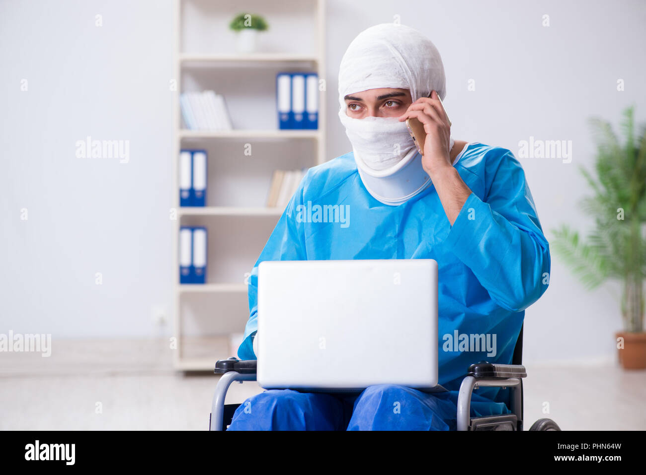 Multiple fractures hi-res stock photography and images - Alamy