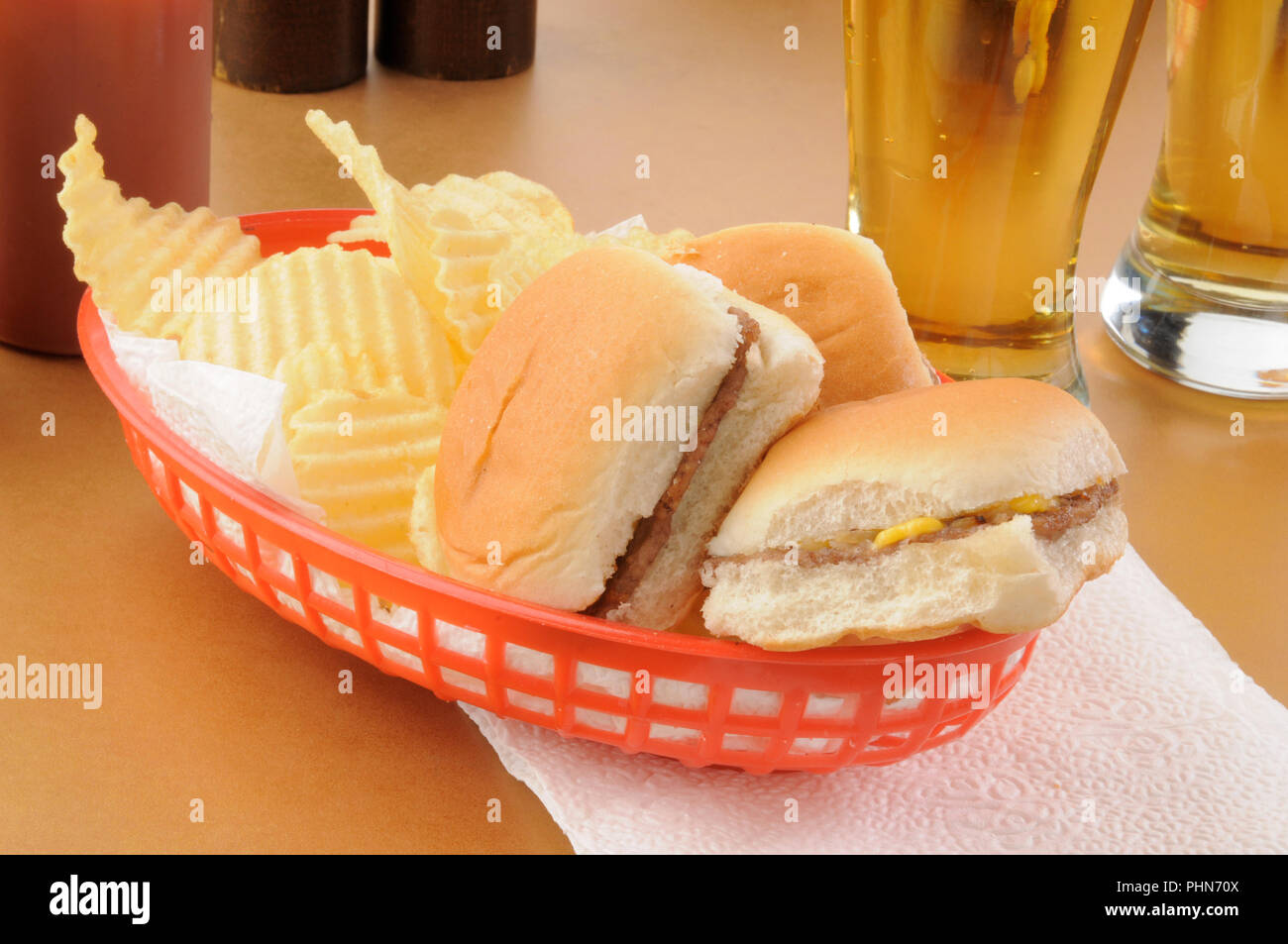 Cheeseburger sliders hi-res stock photography and images - Alamy