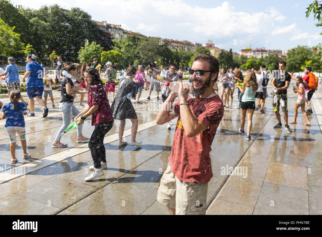 Water Gun Fight Summer Stock Photo Alamy water-gun-fight-summer-stock-photo-alamy