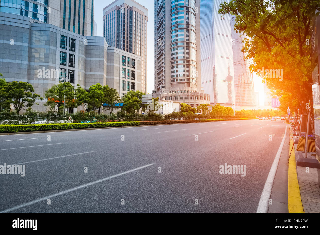 Shanghai street scene hi-res stock photography and images - Alamy