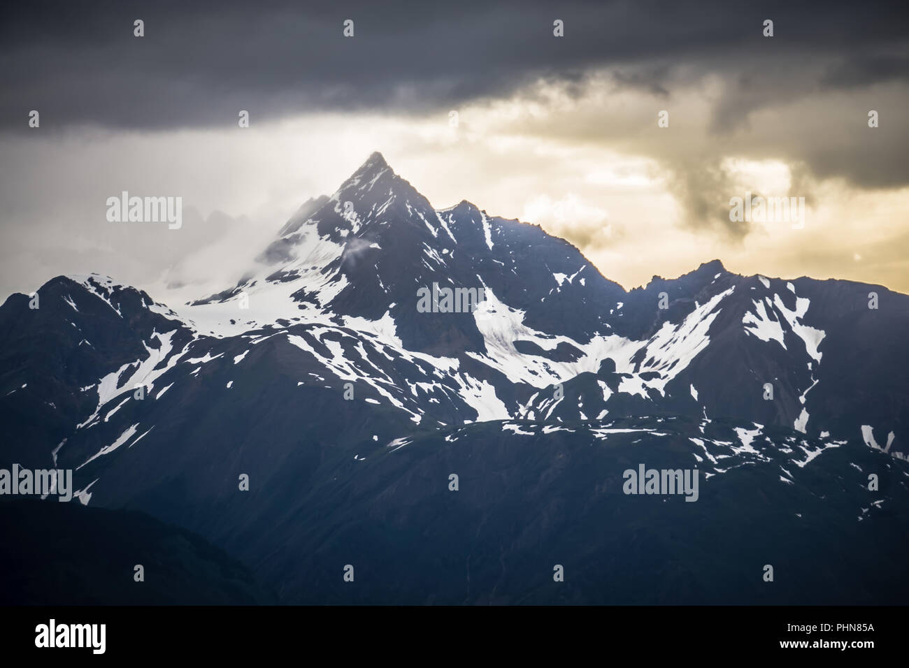 Mud mountain hi-res stock photography and images - Alamy