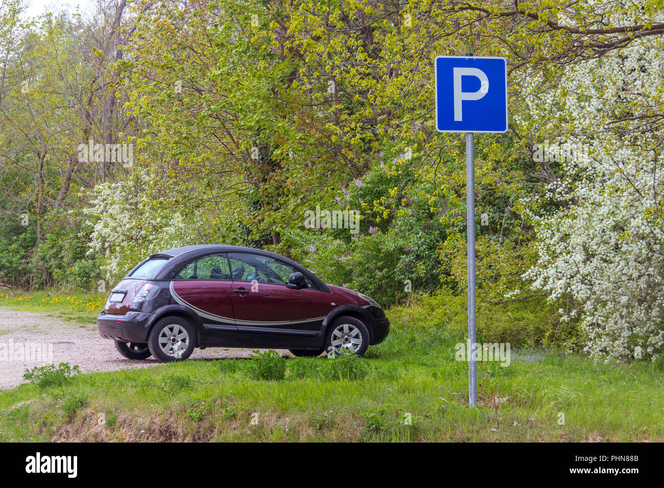 Side parking hi-res stock photography and images - Alamy