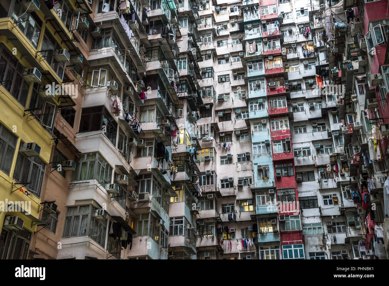 Overcrowded residential building in Hong Kong Stock Photo - Alamy