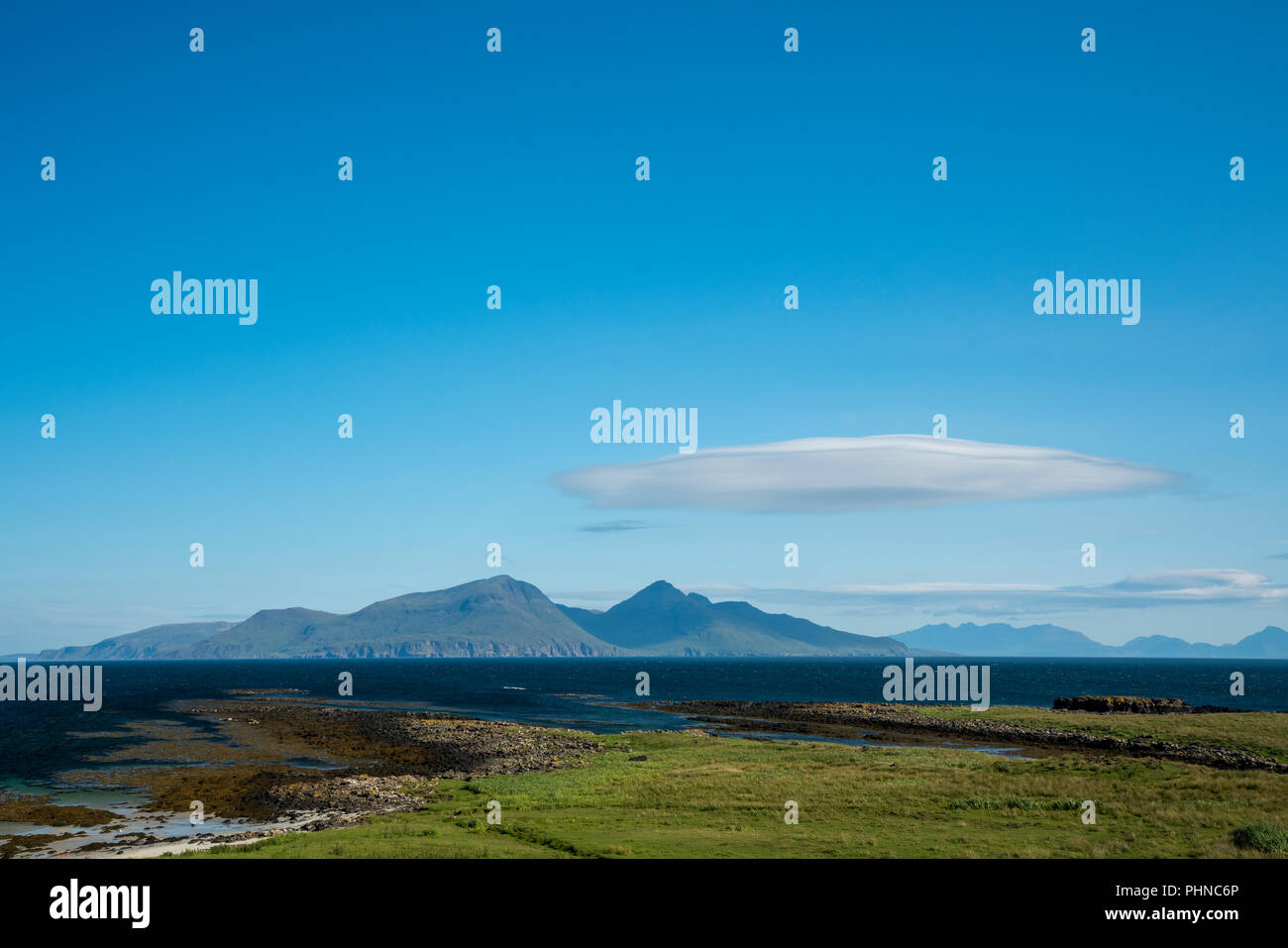 Muck island scotland hi-res stock photography and images - Alamy
