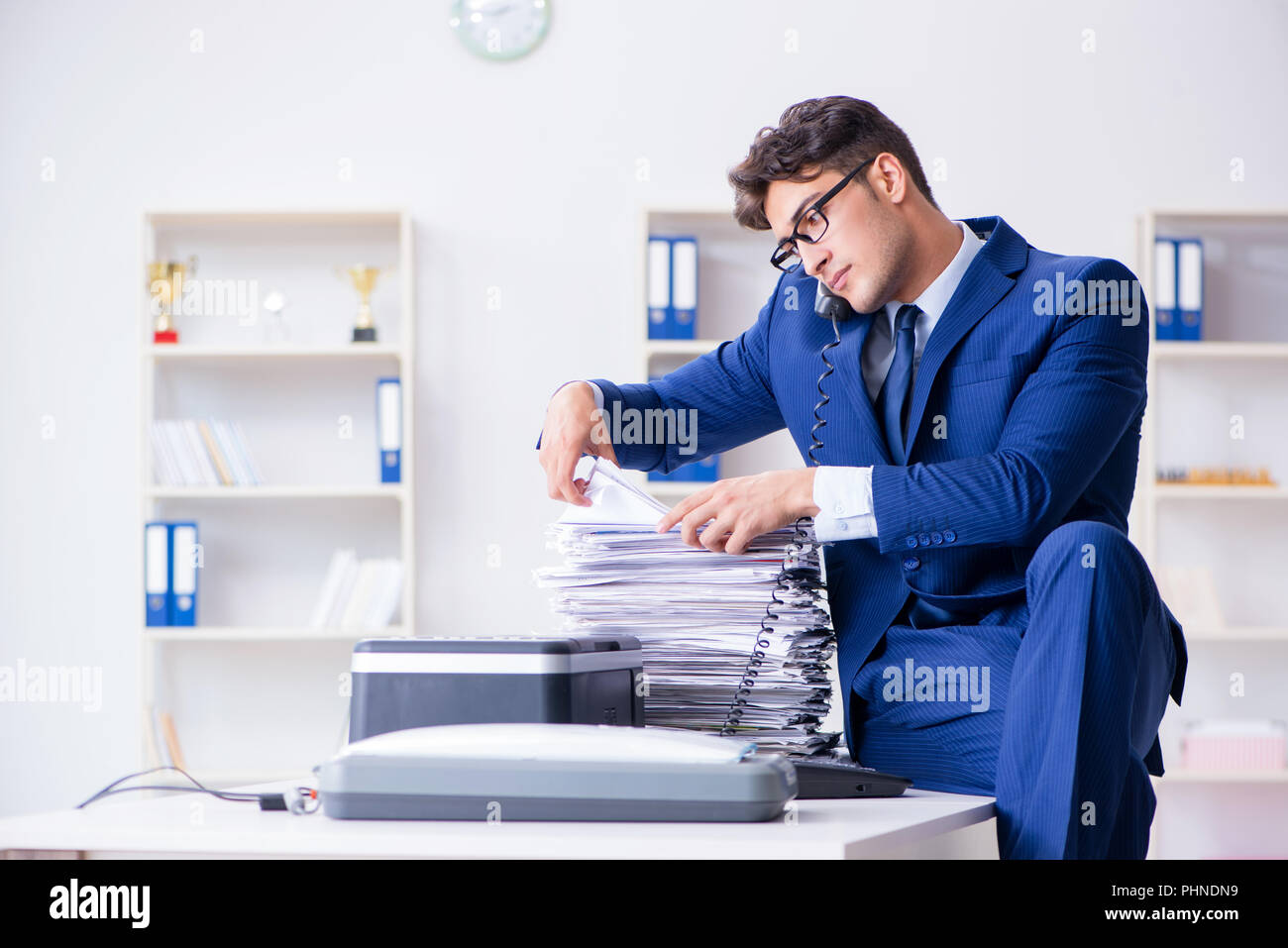 Making copies in office hi-res stock photography and images - Alamy