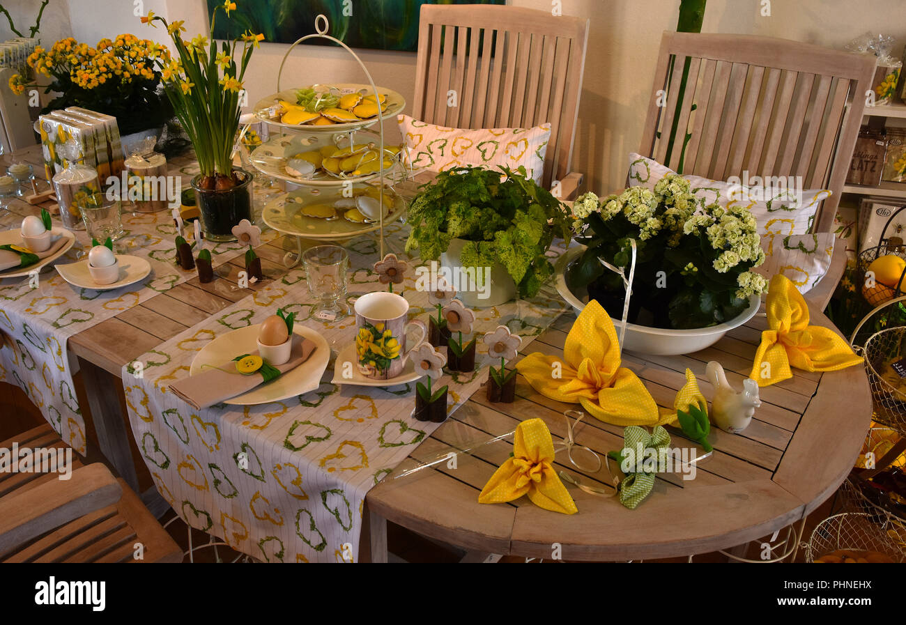 Covered table hi-res stock photography and images - Alamy