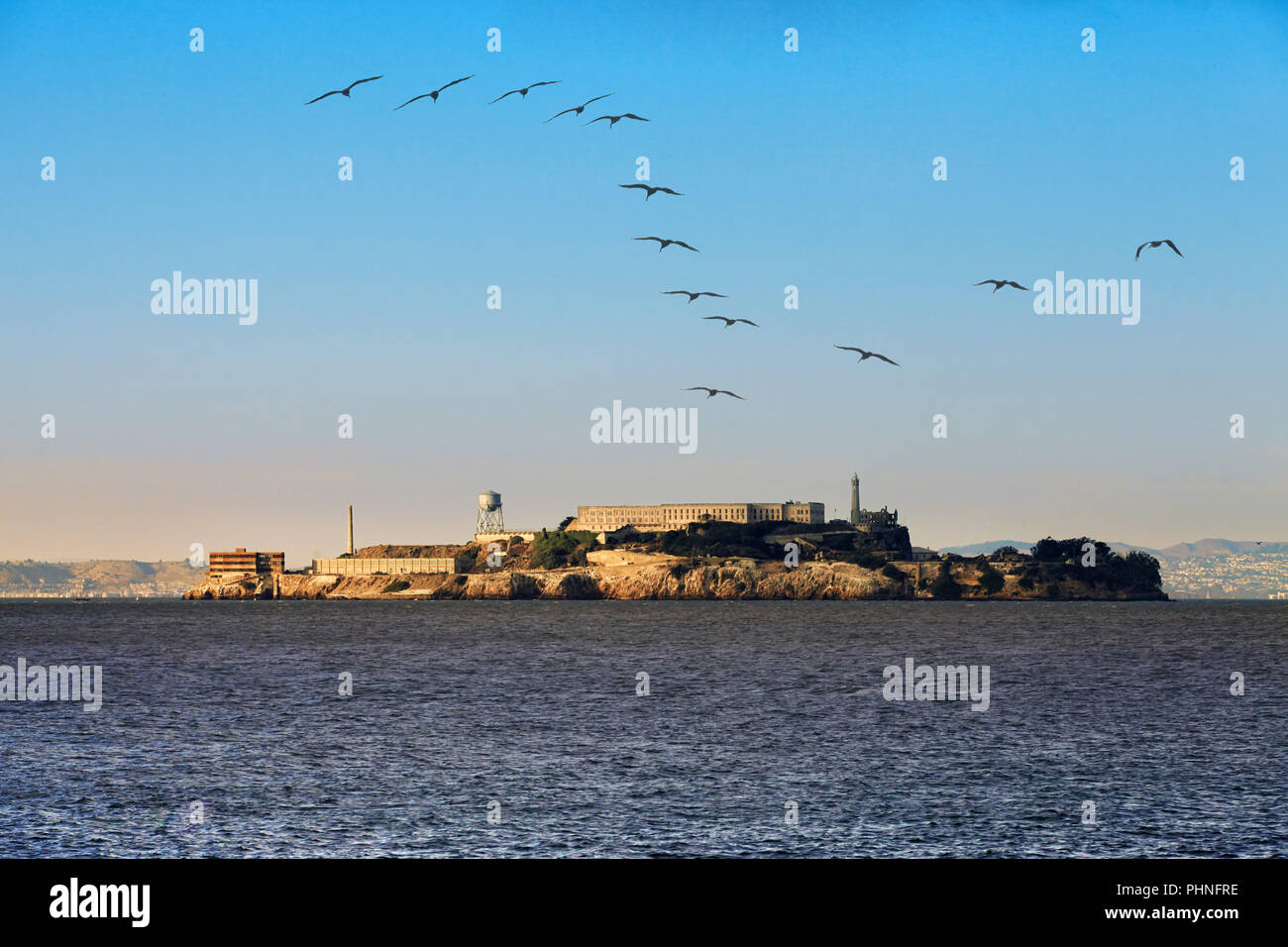 Overcast day alcatraz island hi-res stock photography and images - Alamy