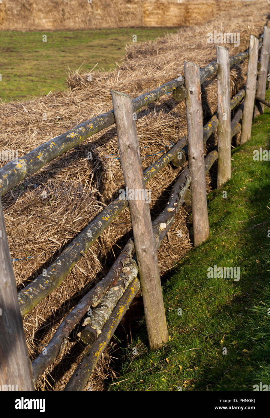 Land fenced off hi-res stock photography and images - Alamy