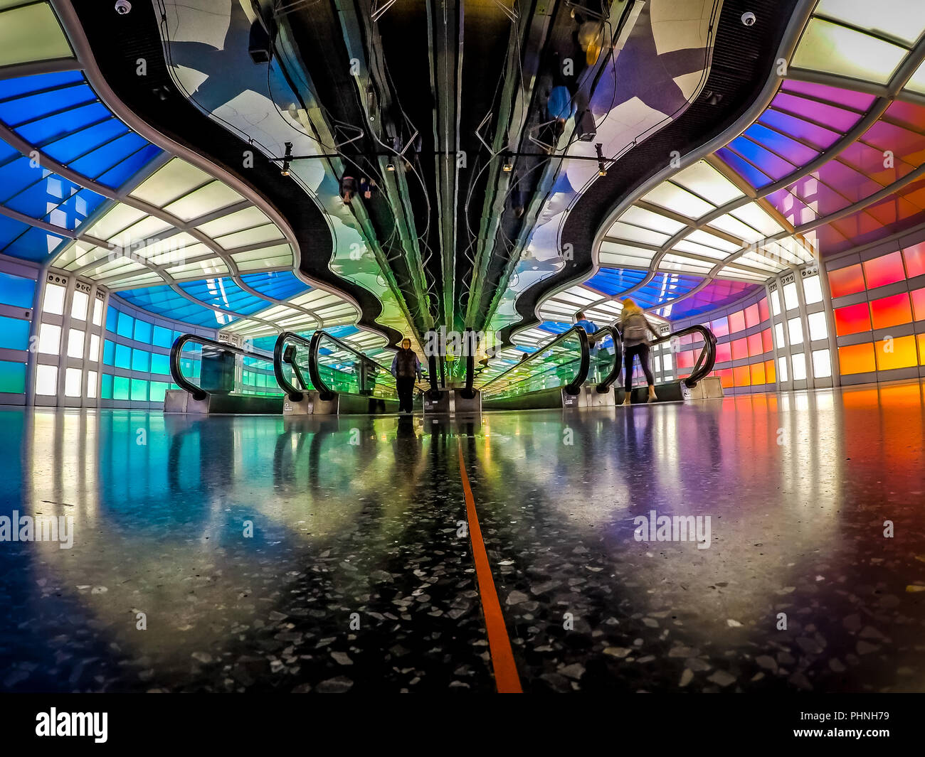Terminal concourse ohare international airport hi-res stock photography ...