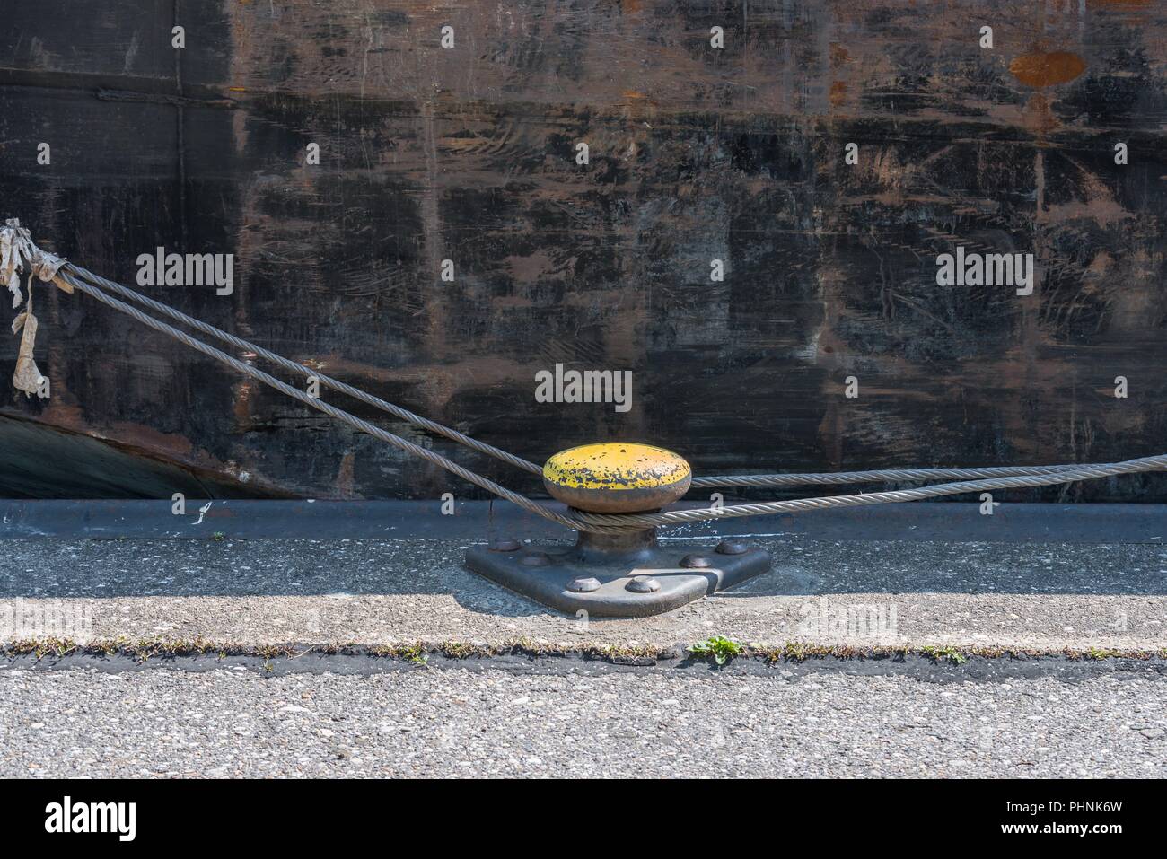 Ship landing stage with hemp ropes Stock Photo - Alamy