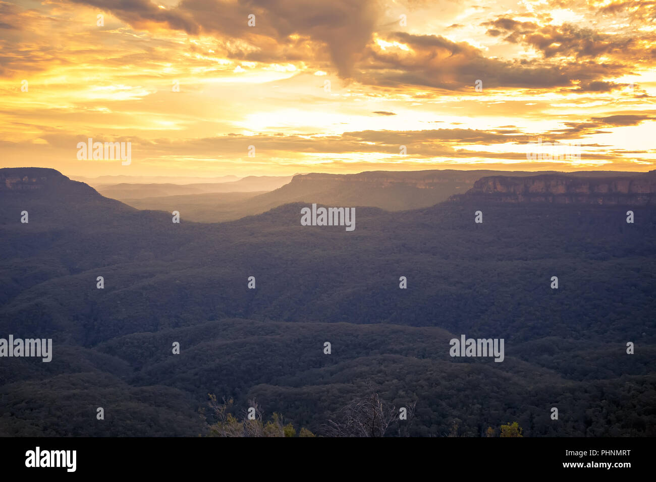 Blue mountains sunset hi-res stock photography and images - Alamy