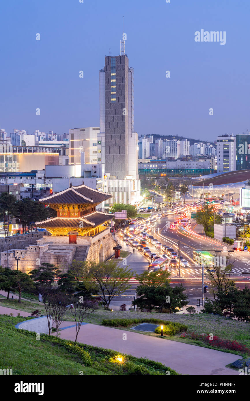 Dongdaemun gate Seoul Stock Photo - Alamy