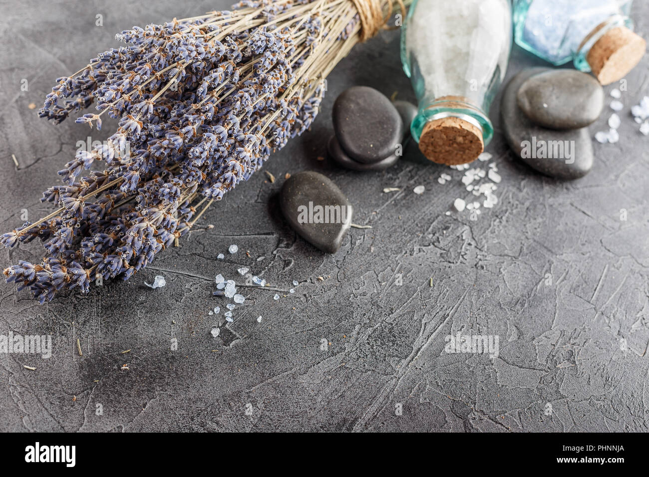 Spa treatment - body care. Lavender aromatherapy Stock Photo - Alamy