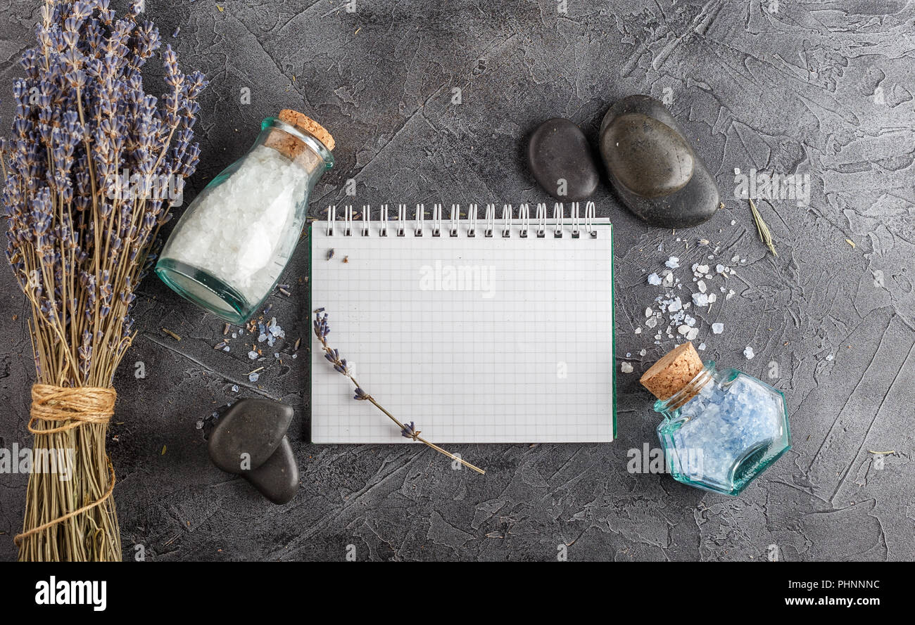 Spa treatment - body care. Lavender aromatherapy Stock Photo - Alamy