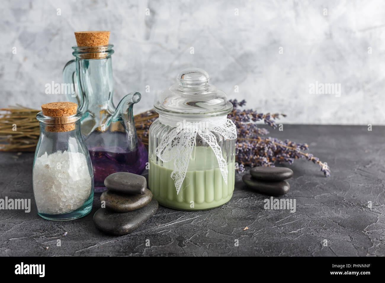 Spa treatment - body care. Lavender aromatherapy Stock Photo - Alamy