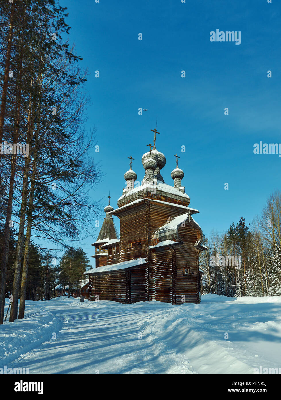 Russian Traditional wooden church Stock Photo - Alamy