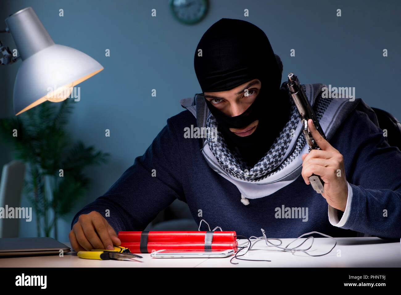 Bomb explo hi-res stock photography and images - Alamy