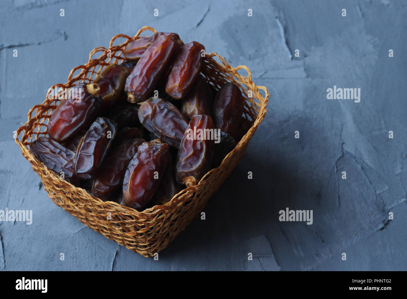 Dates fruit hi-res stock photography and images - Alamy