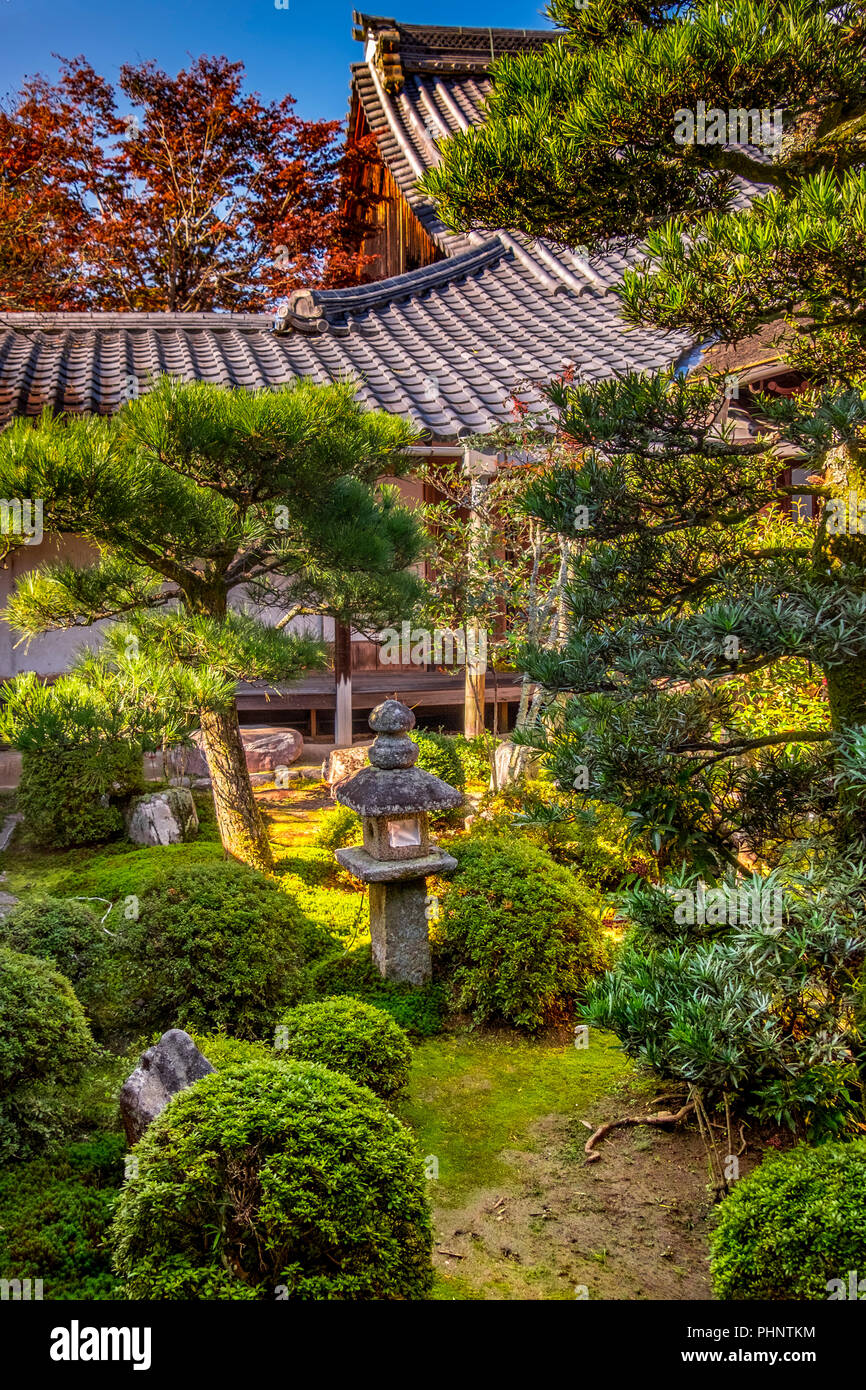 Autumn visit in Manshu-in Temple, Kyoto, Japan Stock Photo - Alamy