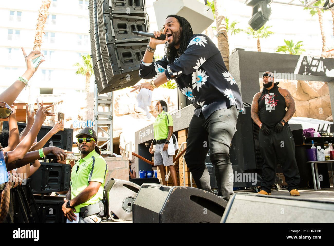 Partynextdoor rapper hi-res stock photography and images - Alamy
