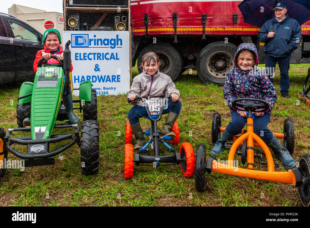 Go carts kids hi-res stock photography and images - Alamy