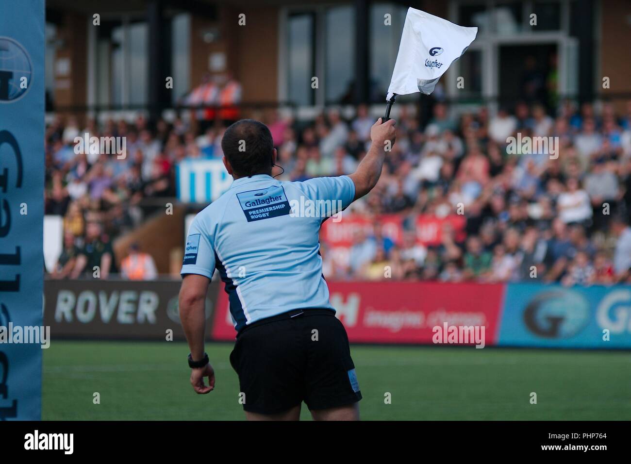 Linesman flagging hi-res stock photography and images - Alamy