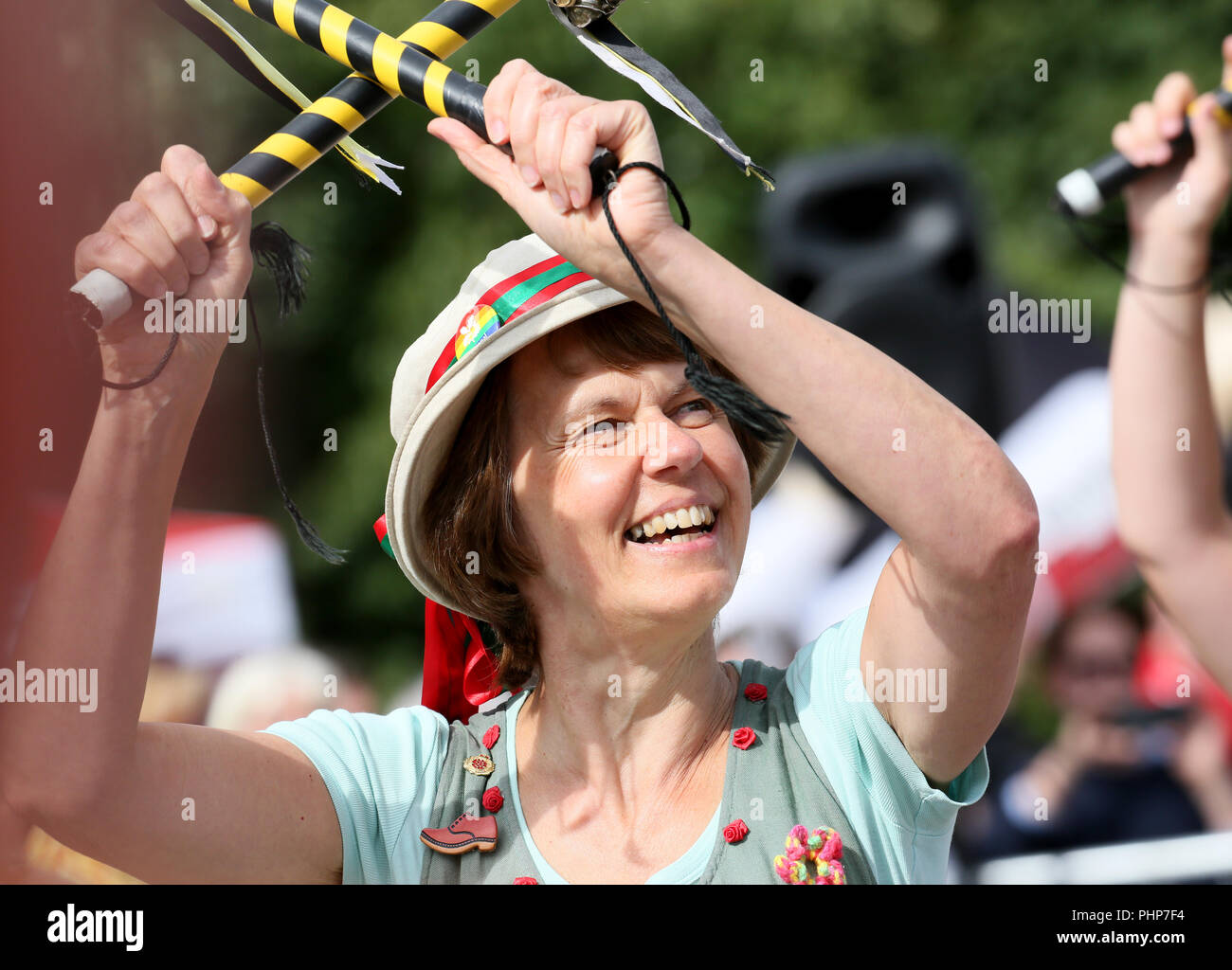 Folk morris clog dance dancer hi-res stock photography and images - Alamy