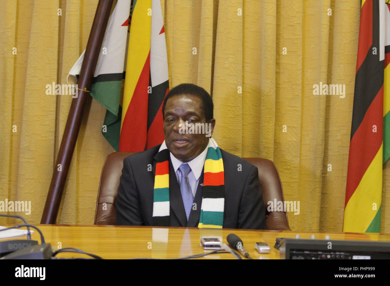 Economy and markets hi-res stock photography and images - Alamy