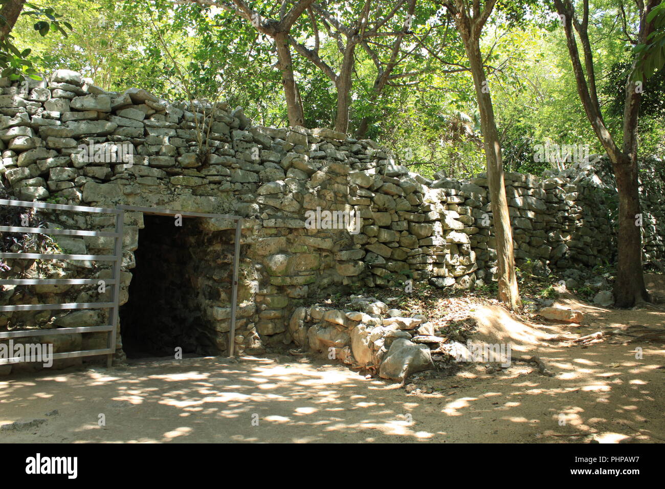 Cahal pech archaeological reserve hi-res stock photography and images ...