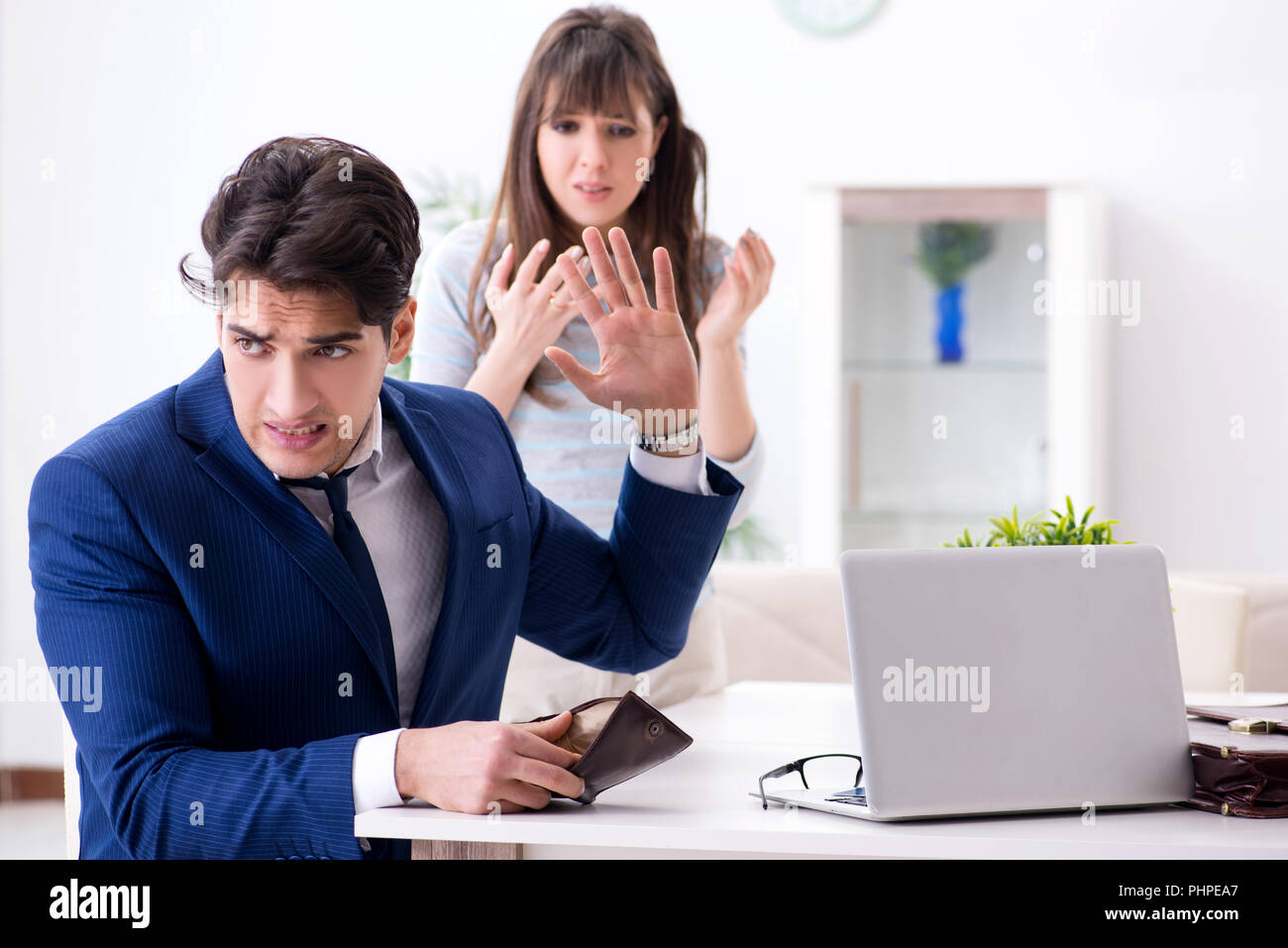 Bankrupt family hi-res stock photography and images - Alamy