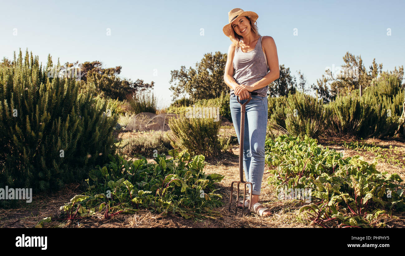 Portrait female farmer in field hi-res stock photography and images - Alamy