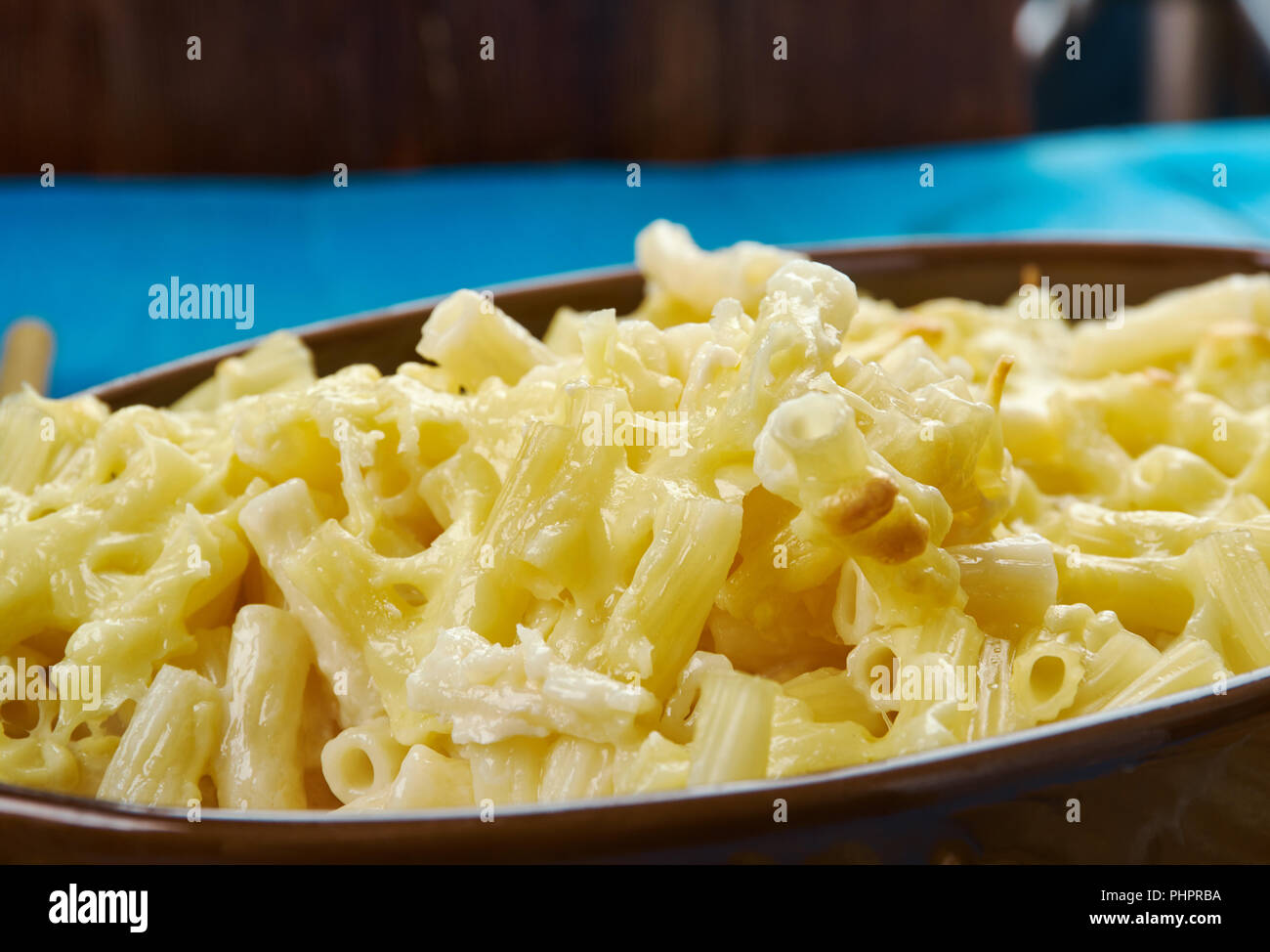 Skillet Cheesy Penne Pasta Stock Photo - Alamy