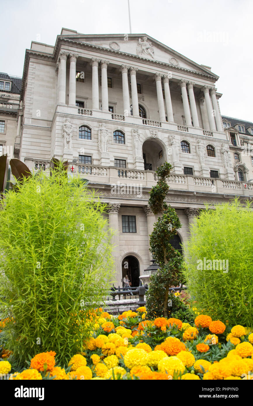 The Bank of England, Threadneedle Street, City of London, UK Stock ...