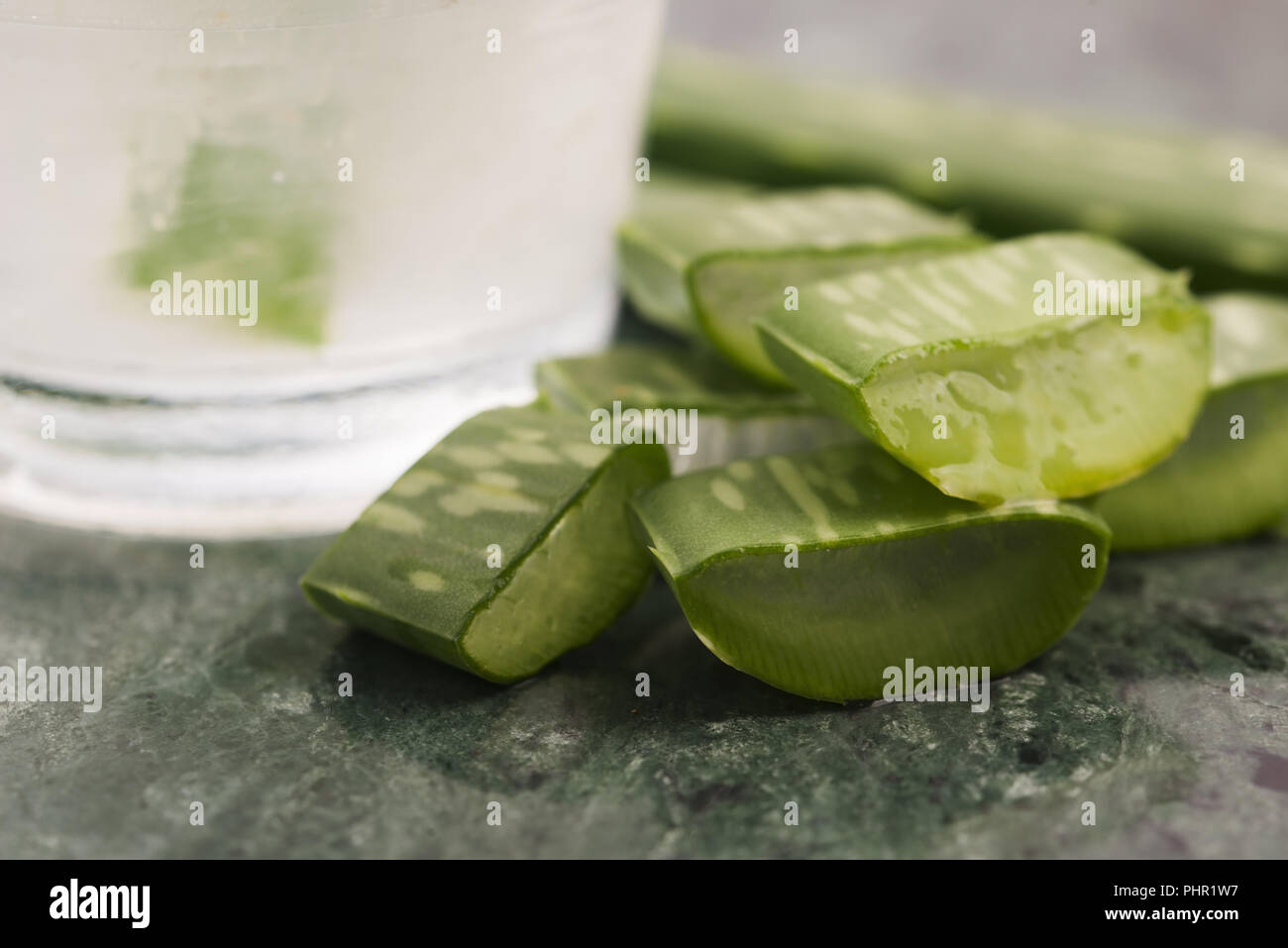 aloe vera juice with fresh leaves Stock Photo - Alamy