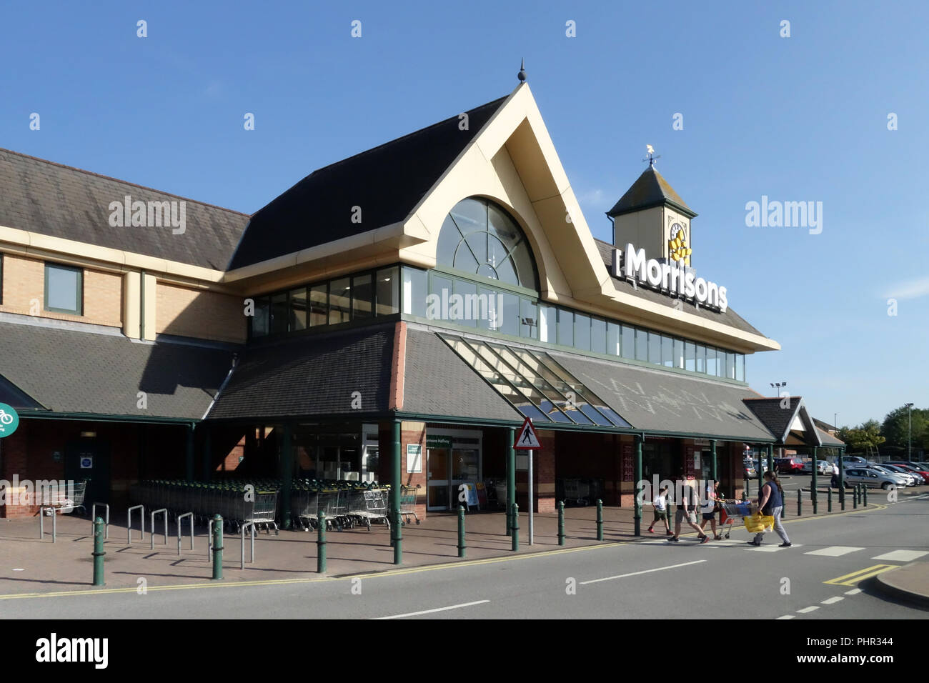 Morrisons Supermarket Exterior Stock Photos & Morrisons Supermarket ...