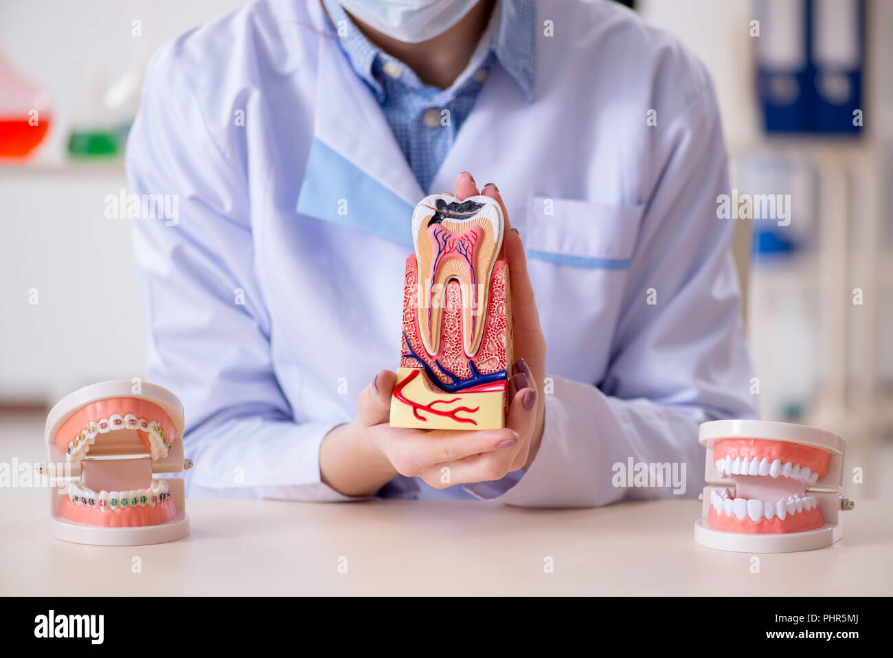 Dentist explaining dental problem hi-res stock photography and images ...