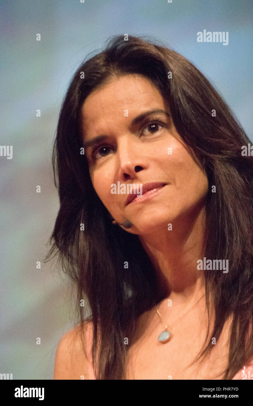 'Icons Speak: Models on Fashion Photography' with Cheryl Tiegs, Beverly ...