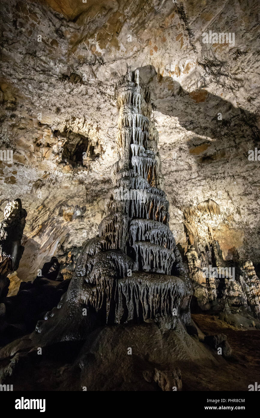 Cavern hall hi-res stock photography and images - Alamy