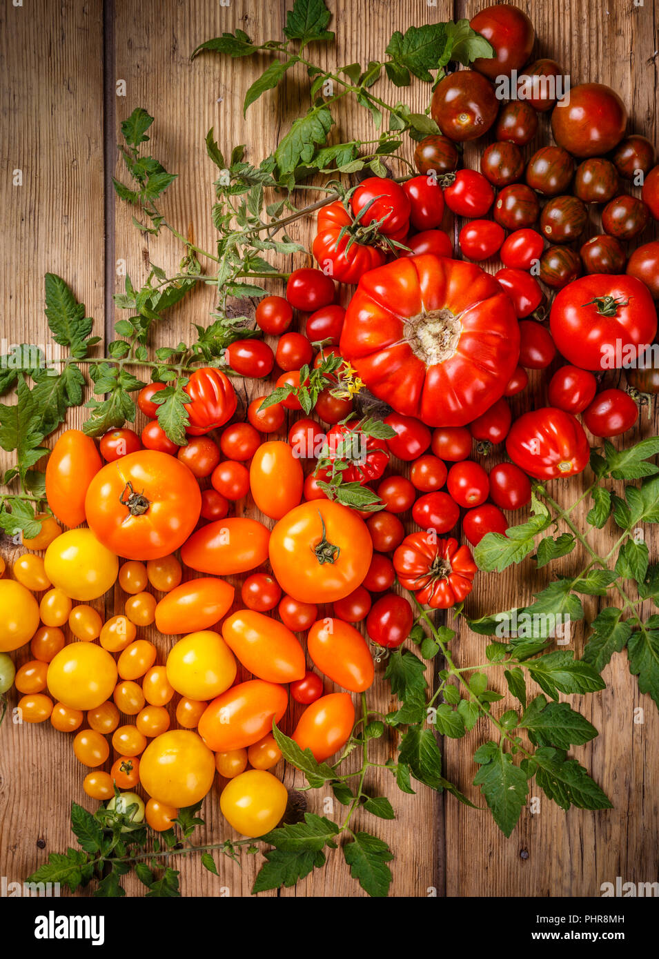 Wooden tomatoes hi-res stock photography and images - Alamy