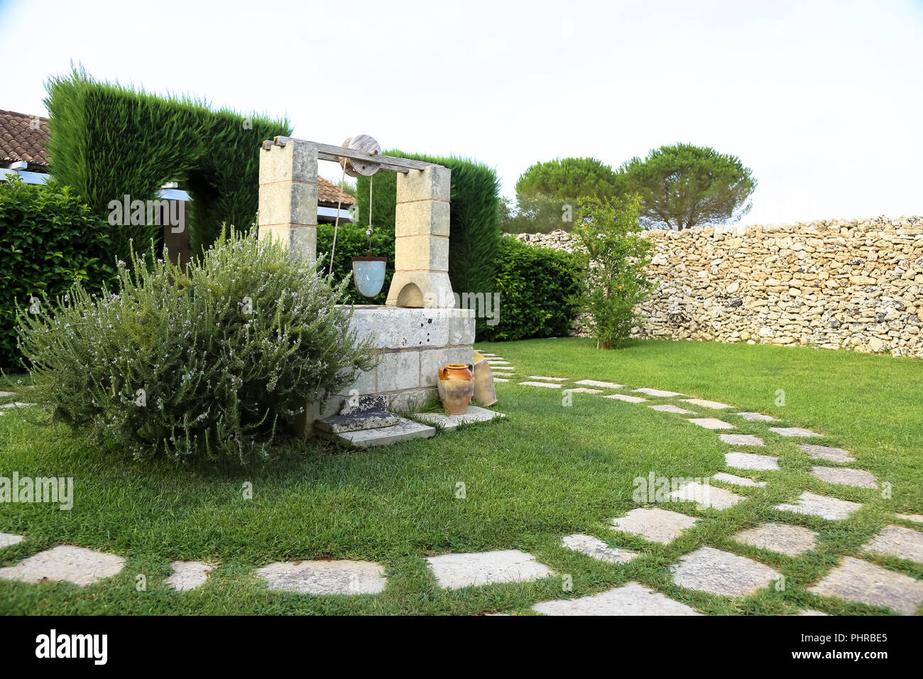 Old farmhouse water well hi-res stock photography and images - Alamy