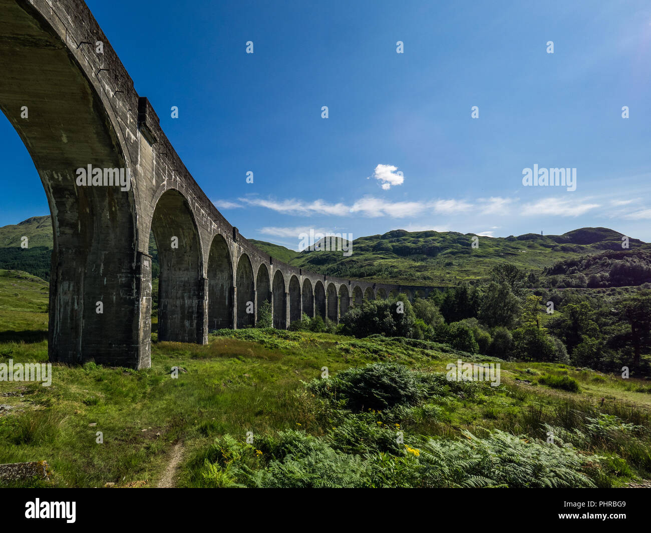 Stone arch rail viaduct hi-res stock photography and images - Alamy