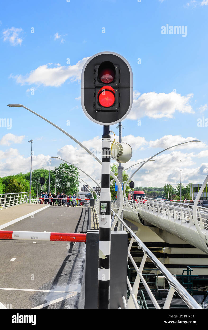 Under Brigde Traffic Lights The Traffic Light Gets A Dazzling, 21st