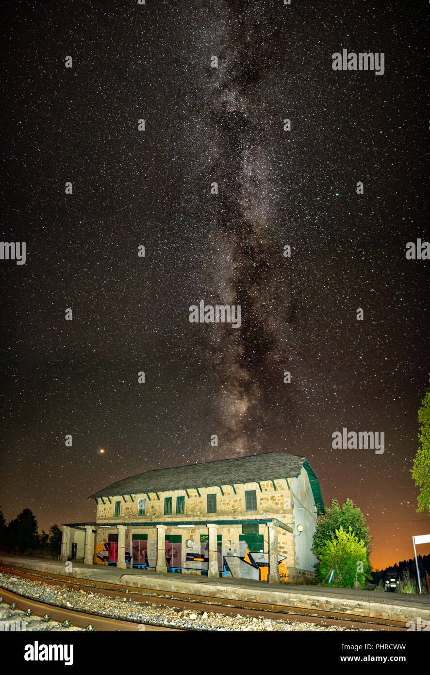 Abandoned building exterior night hi-res stock photography and images ...