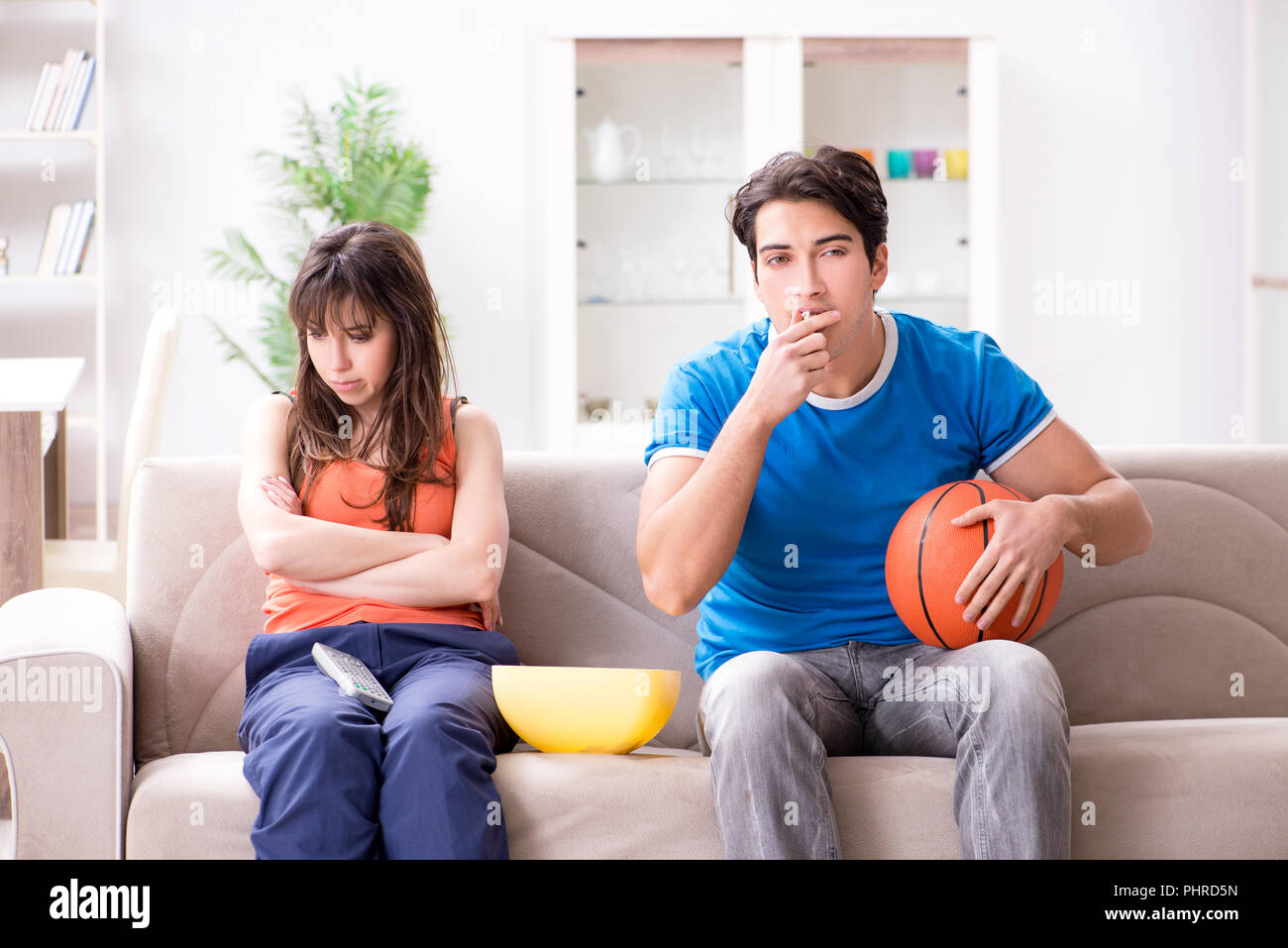 Basketball popcorn eating hi-res stock photography and images - Alamy