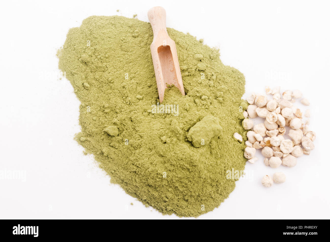 Moringa leaf powder and seeds Stock Photo - Alamy