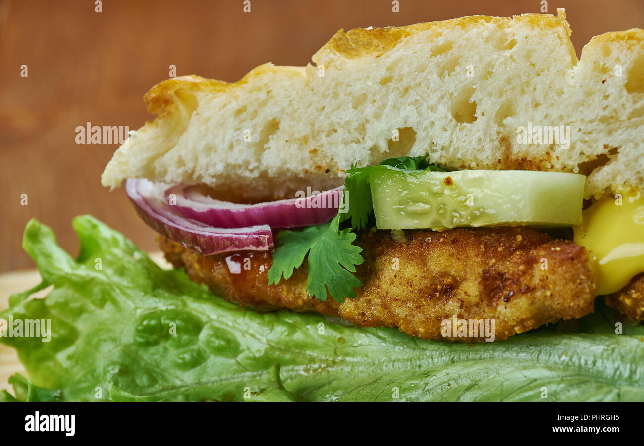Sandwich de milanesa Stock Photo - Alamy